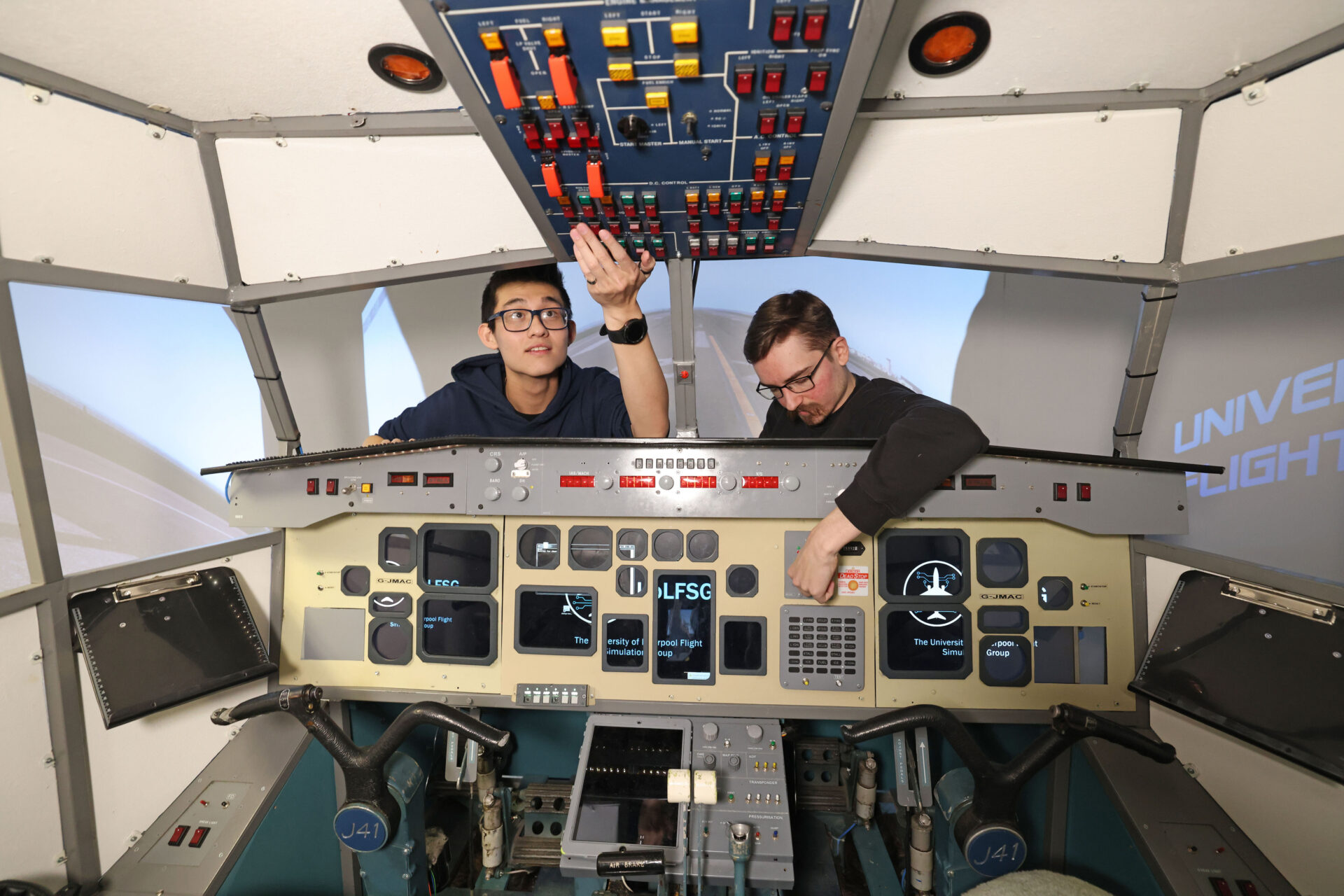 Aerospace Engineering with Pilot Studies BEng (Hons) | Courses ...