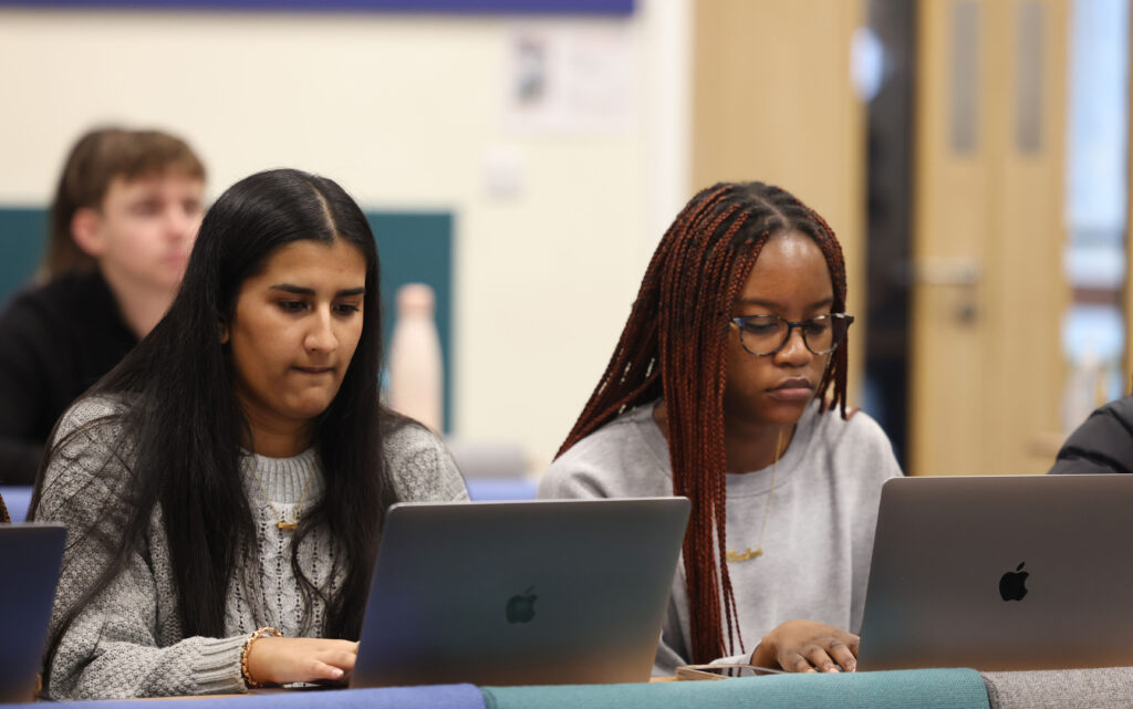 Finance and Data Analytics with a Year in Industry BSc (Hons) | Courses ...