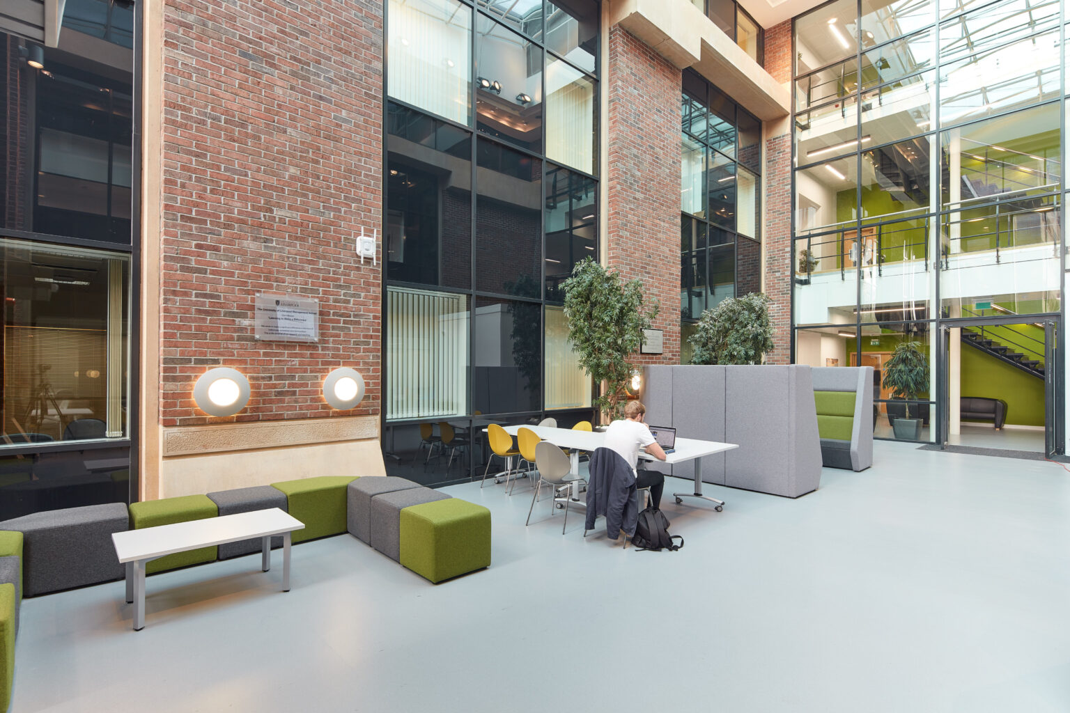 Business Management BA (Hons) | Courses | University of Liverpool